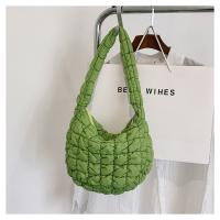 China Customized Color Winter Cotton Padded Quilted Sling Down Tote Bag for Women in Winter for sale