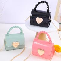 China Mini Chain Strap Messenger Purses Fashion PVC Tote Bags with PVC Lining Material for sale