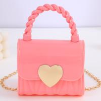 China Mini Chain Strap Messenger Purses Fashion PVC Tote Bags with PVC Lining Material for sale