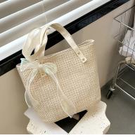 China 2022 Fashion Ladies Handbag Zipper Closure Large Capacity Striped Straw Beach Tote Bag for sale