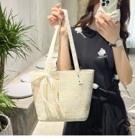 China 2022 Fashion Ladies Handbag Zipper Closure Large Capacity Striped Straw Beach Tote Bag for sale