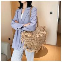 China Acceptable OEM/ODM Summer Semicircular Fringed Straw Shoulder Bag for Handmade Beach for sale