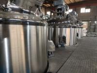 China 50 - 100 Liters Movable Gelatin Melting Tank With Strong Paddle And Vacuum System for sale