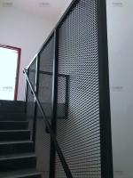China Powder Coated Color Diamond Wire Mesh Raised Galvanized Expanded Metal For Indoor Safety Fence for sale