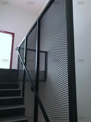 China Powder Coated Color Diamond Wire Mesh Raised Galvanized Expanded Metal For Indoor Safety Fence for sale