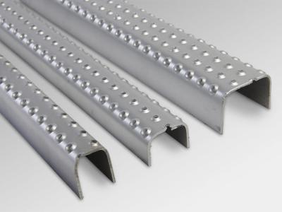 China Galvanized Anti-Slip Aluminum Ladder Rungs 2.5mm Thickness for sale