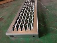 China SGS Diamond Hole Metal Galvanized Steel Plank Grating Slip Resistant for sale