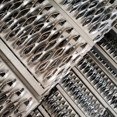 China Galvanized Diamond Grip Strut Safety Grating 2-4mm Thickness for sale
