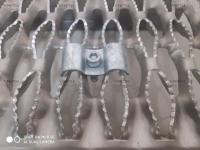 China Anti Slip 5 Diamond Walkway Grip Strut Safety Grating Perforated for sale
