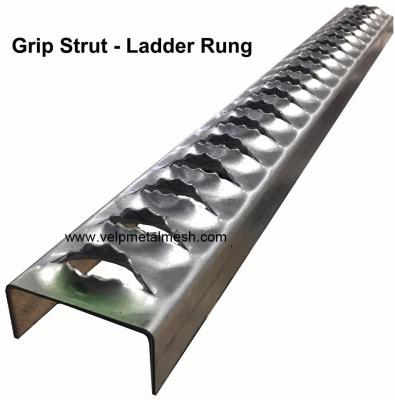 China Galvanized 2.5mm Metal Ladder Rungs Heavy Duty Antiskid for sale