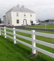 China PVC Vinyl Horse Fence 3 Rail 1.5m White Farm Fencing for sale