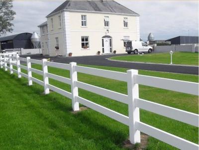 China Garden White Vinyl Horse Fence / Vinyl Pasture Fence Rotting Resistance for sale