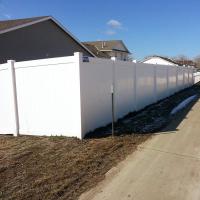 China Waterproof Vinyl White Color Outdoor Privacy House Fencing for sale