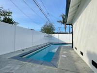 China Heavy Duty 6*8 Feet Pvc Privacy Fence White Color for sale