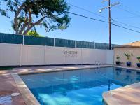 China Courtyard Swimming Pool Custom Vinyl Fence 6x8ft for sale