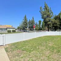 China Uv Proof 6x8 Ft Pvc Privacy Fence Panels White Color Durable for sale