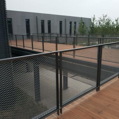 China Galvanized Powder Coating Expanded Metal Mesh for Outdoor Safety Fence for sale