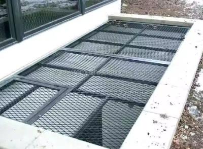 China Robust Metal Diamond Mesh Window Well Cover Designed for High Load Capacity for sale