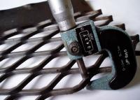 China Heavy Duty Expanded Metal Catwalk Grating 500g/sqm Zinc coating ASTMA36 for sale