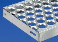 China 1060 3003 Aluminum Nosing Grip Strut Safety Grating Stair Treads Trucking Platforms for sale