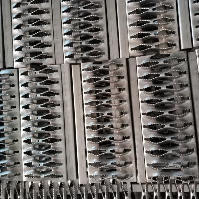 China Anti Slip Diamond Plank Grating Aluminum 12 Gauge Steel Walkway for sale