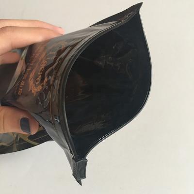 China 0.09mm thickness Cigar Humidor Bags with tear resistant and puncture resistant features designed to hold 5 cigars volume for sale