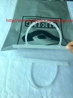 China Silver Hand - Wound Plastic Bags For Clothes Open From Handle With Snap Button for sale