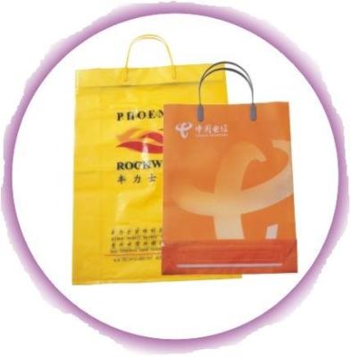 China Promotional Classic Hard Plastic Wine Bags With Reinforced Paper Card for sale