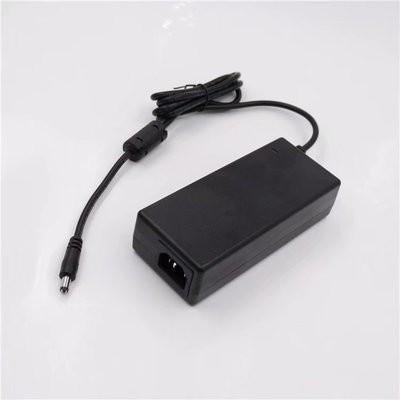 China 12 Volt 5 Amp 60W AC DC Power Adapters UL FCC CE Plug In Desktop for sale