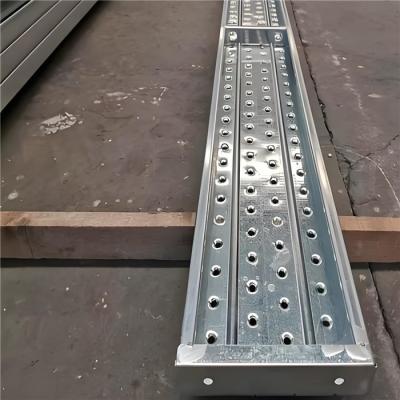 China Diamond Pattern Metal Tread Plate Corrosion Resistant 1.8mm-3mm Scaffolding Plank for Construction for sale