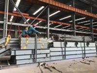 China Cost-Effective Ready-Made PEB Steel Warehouse with High-Strength Galvanized Steel and 50 Years Lifespan for sale