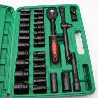 China 32-Piece Chrome Vanadium Steel Socket Set with Hard Case-Hand Operated Automotive Maintenance Tool Combo for sale