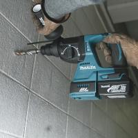 China 18 Li-ion Brushless Rotary Hammer DHR242z 3-Node SD5-Plus Hammer Dri11 For Concrete Masonry Wood Steel Drilling for sale