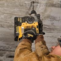 China DEWALT DCH273 18V XR Brushless Cordless Rotary Hammer SDS Plus 3-Mode Li-ion Hammer Drill for Concrete Drilling for sale