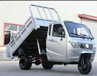 China 300cc Gasoline Engine Three-wheeled Cargo Scooter With 1500 Kg Load Capacity And Water-cooled Engine for sale