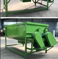 China Horizontal Anti-Corrosion Livestock Feed Mixer Low Maintenance Farm Feed Blending Machine With Safe Rounded Edge for sale
