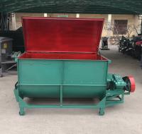 China Horizontal Anti-Corrosion Livestock Feed Mixer Low Maintenance Farm Feed Blending Machine With Safe Rounded Edge for sale
