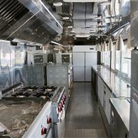 China Custom Mobile Food Truck with Full Kitchen for Pizza, BBQ & Ice Cream, Multi-Purpose Food Trailer with Toilet for Catering, Street Food, Festivals and Outdoor Business for sale