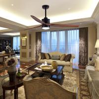 China Wooden Blades European Ceiling Fans With Lights DC Motor Decorative for sale