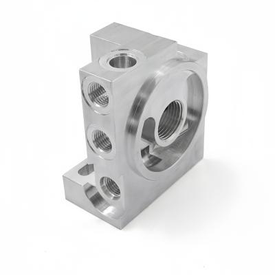 China High Precision CNC Milling Stainless Steel Engine Parts ±0.005mm Tolerance for Automotive Machinery for sale