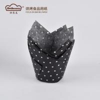 China Tulip Shape Muffin Baking Paper Cups 220°C Oil Proof Parchment Cupcake Liners Disposable Cake Holders for sale