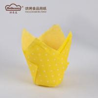 China Tulip Shape Muffin Baking Paper Cups 220°C Oil Proof Parchment Cupcake Liners Disposable Cake Holders for sale