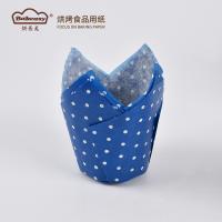 China Tulip Shape Muffin Baking Paper Cups 220°C Oil Proof Parchment Cupcake Liners Disposable Cake Holders for sale