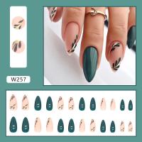 China Lightweight 0.02KG Press on Nails in Sweet Style with Sparkling Silver and Green Leaves for sale