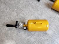 China Safety 6 - 8 Bar Air Tire Inflating Gun 5 Gallon Tire Bead Seater for sale