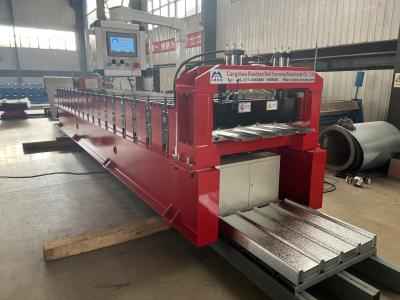 China G250-G300 Zinc Coil Roof Forming Machine , Panel Roll Forming Machine Three Phases for sale