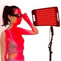 China 660nm 850nm Infrared Light Therapy Lamp for Face and Body 104 LEDs 2A Output Current for sale