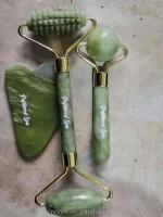 China Custom Magnetic Box Packaging Skin GuaSha Naturel Massage Jade Roller for Face Neck Body for sale