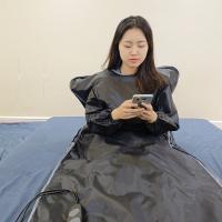 China Customizable Plugs Type Infrared Sauna Blanket for Tourmaline Therapy and Relaxation for sale