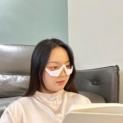 China 3D Eye Vibration LED Red Light Therapy Device for Anti-Aging and Puffiness Treatment for sale